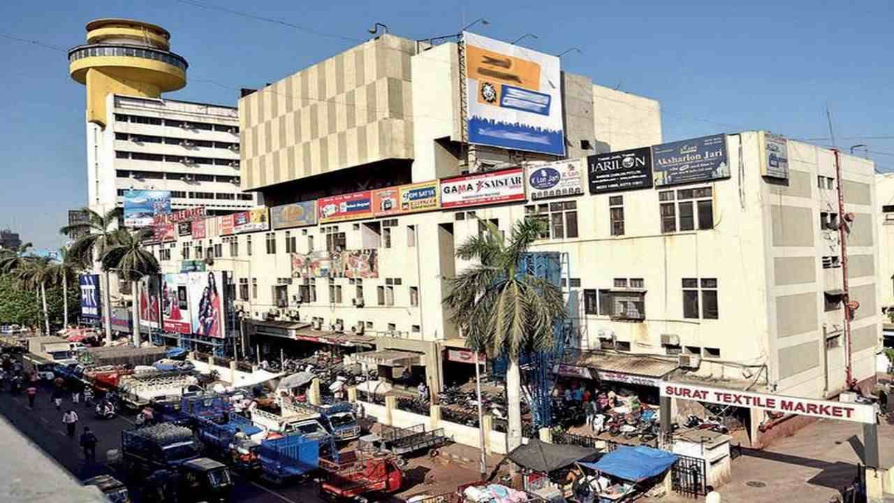 Surat : પંજાબના શાંદલિયા બંધુઓએ સુરતના 13 કાપડ વેપારીઓને લાખો રૂપિયાનો ...