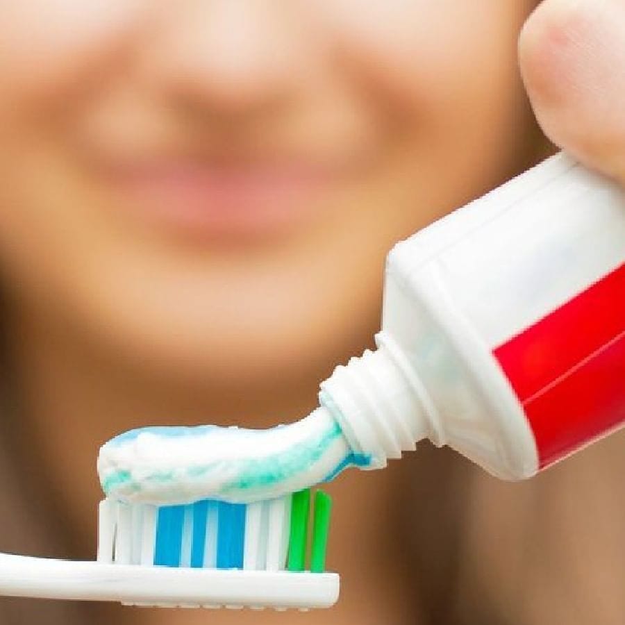 Knowledge: જાણો ટૂથપેસ્ટની ટ્યુબ પર અલગ-અલગ રંગના બ્લોક્સનો શું અર્થ ...