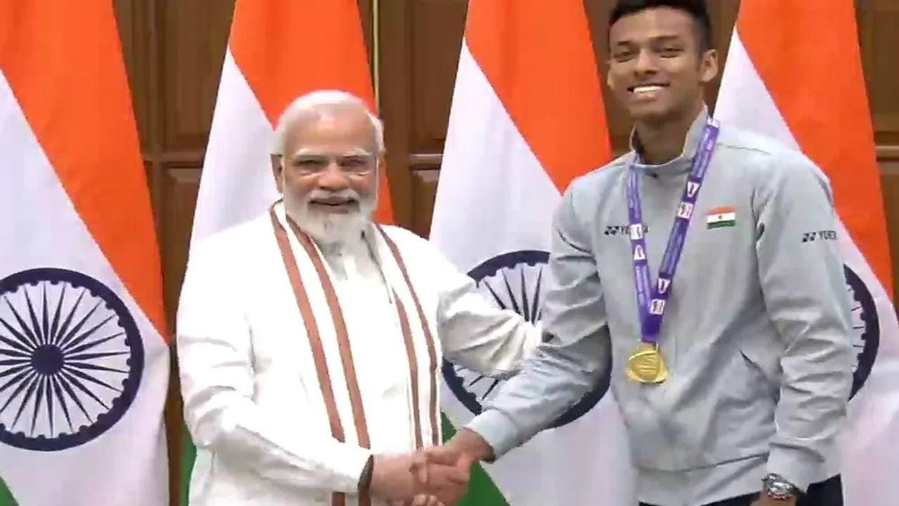 PM Narendra Modi થોમસ કપ વિજેતા ટીમના ખેલાડીઓને મળ્યા, કહ્યું- સાત ...