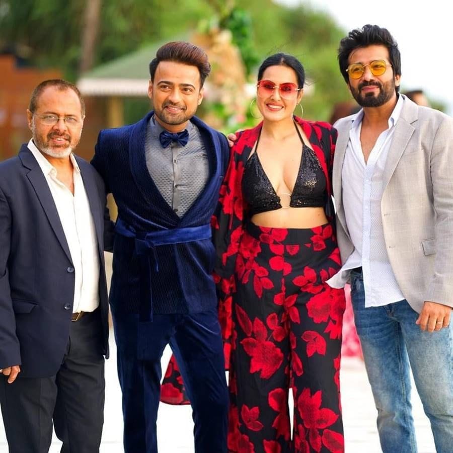 Manish Nagdev Engagement: મનીષ નાગદેવની સગાઈમાં પતિ સાથે પહોંચી ...