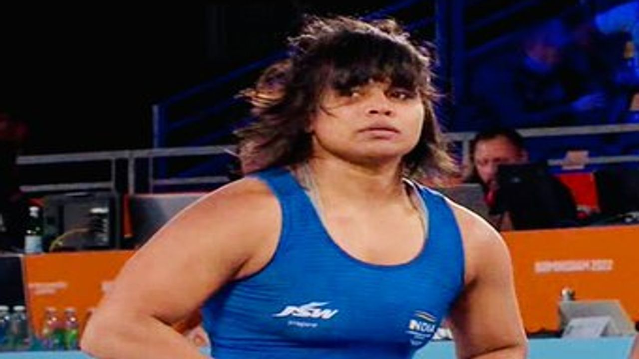 CWG 2022 ની બ્રોન્ઝ મેડલિસ્ટ રેસલર દિવ્યા કાકરાનના ટ્વીટથી મચ્યો હંગામો ...