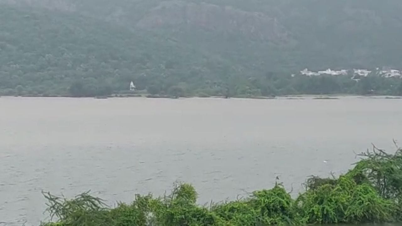 Sabarkantha: હાથમતી નદી બે કાંઠે, હાથમતી જળાશયની જળસપાટી ઓવરફ્લો થવાની ...
