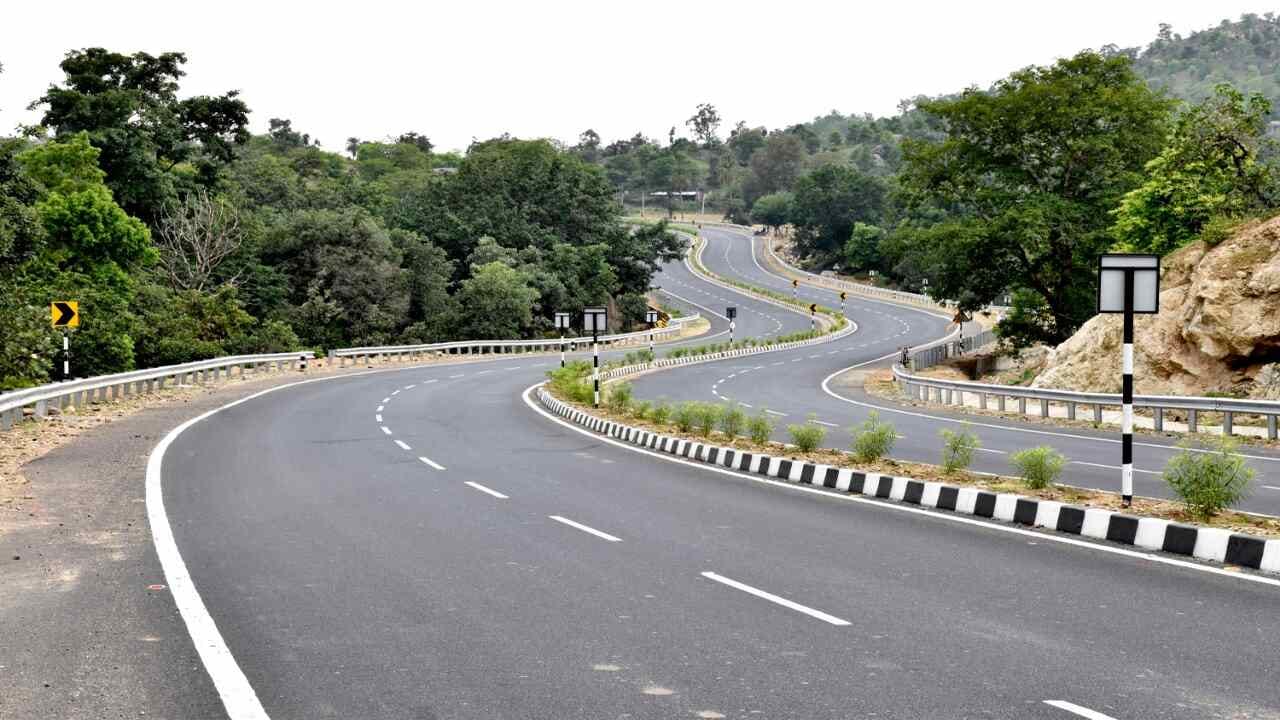 Banaskantha: 120 કરોડ રૂપિયાના ખર્ચે દાંતા-અંબાજી ફોરલેન તૈયાર ...