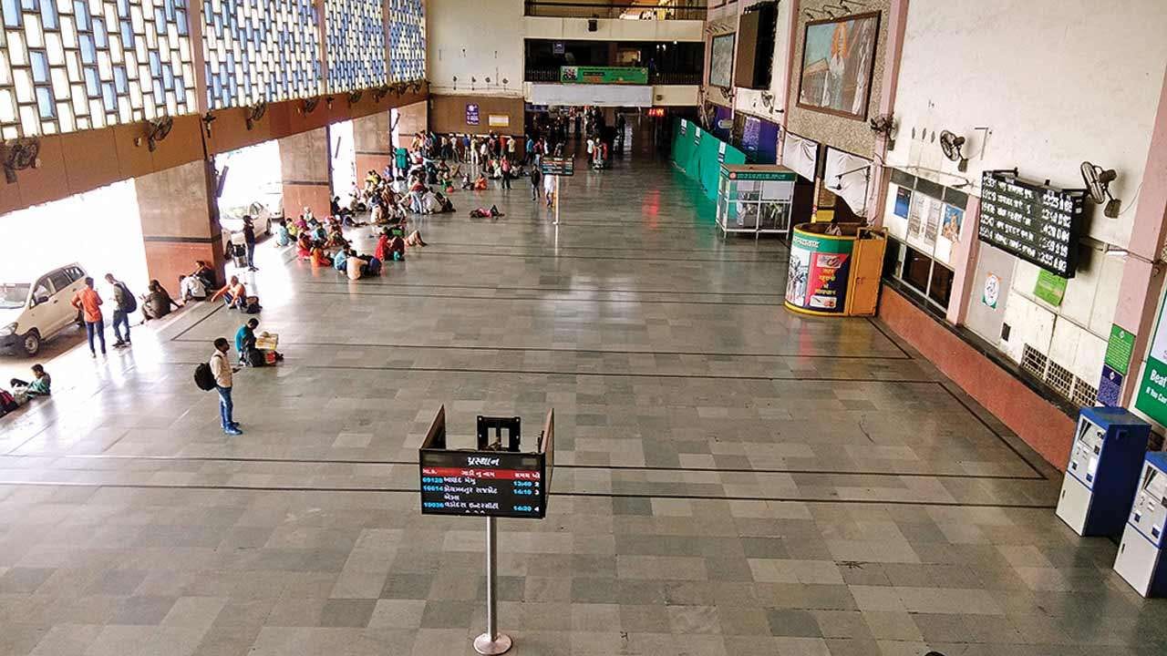 Railway news: અમદાવાદ રેલ્વે સ્ટેશનના પ્લેટફોર્મ ટિકીટના ભાવમાં વધારો ...