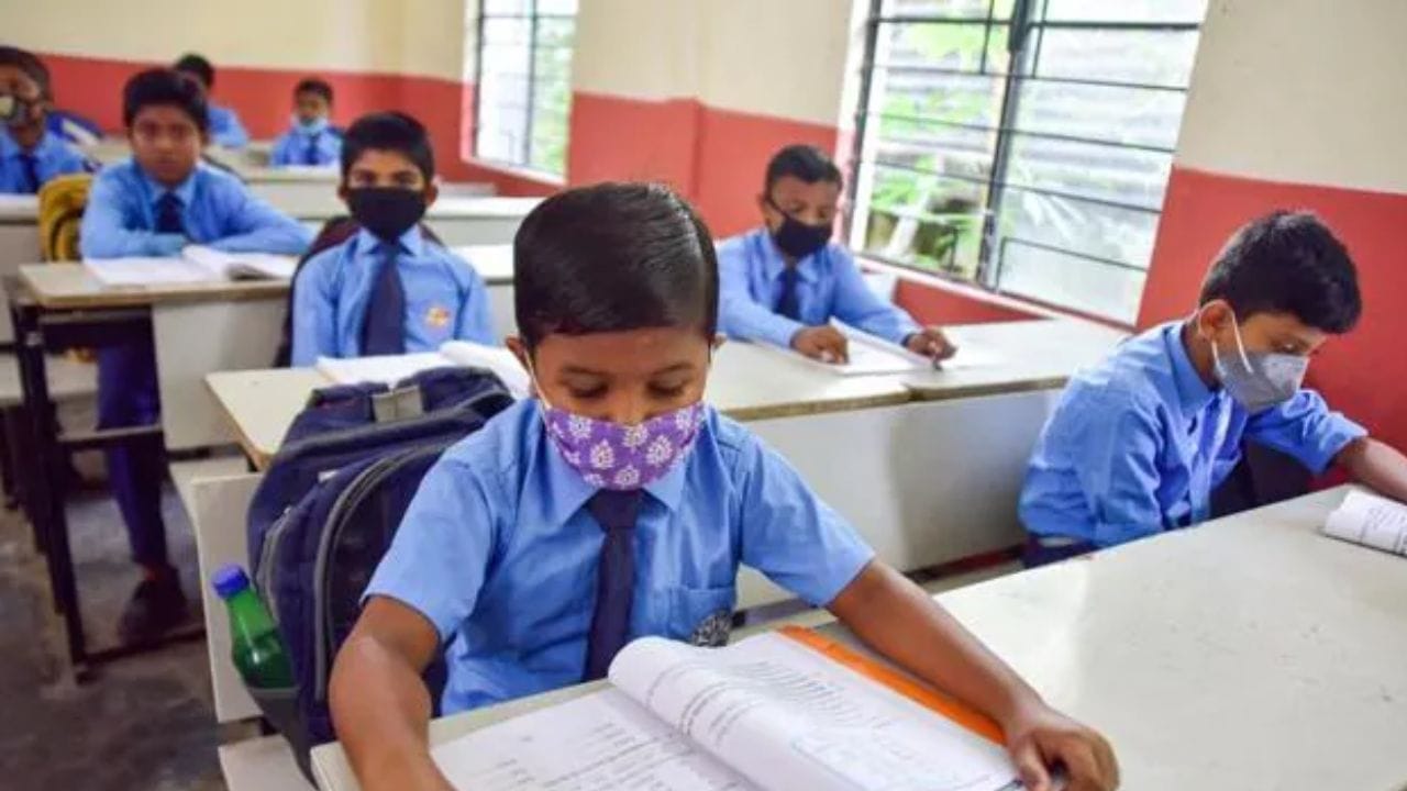 Una School : શિક્ષકનો ત્રાસ! વિદ્યાર્થી મોડો આવ્યો તો તેને 200 ઉઠક-બેઠક ...