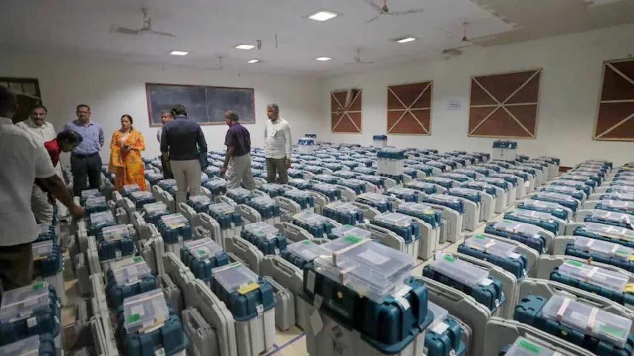 EVM Strong Room એટલે શું? જાણો નેતા-કાર્યકર્તાઓ કેમ બને છે તેના વોચમેન ...