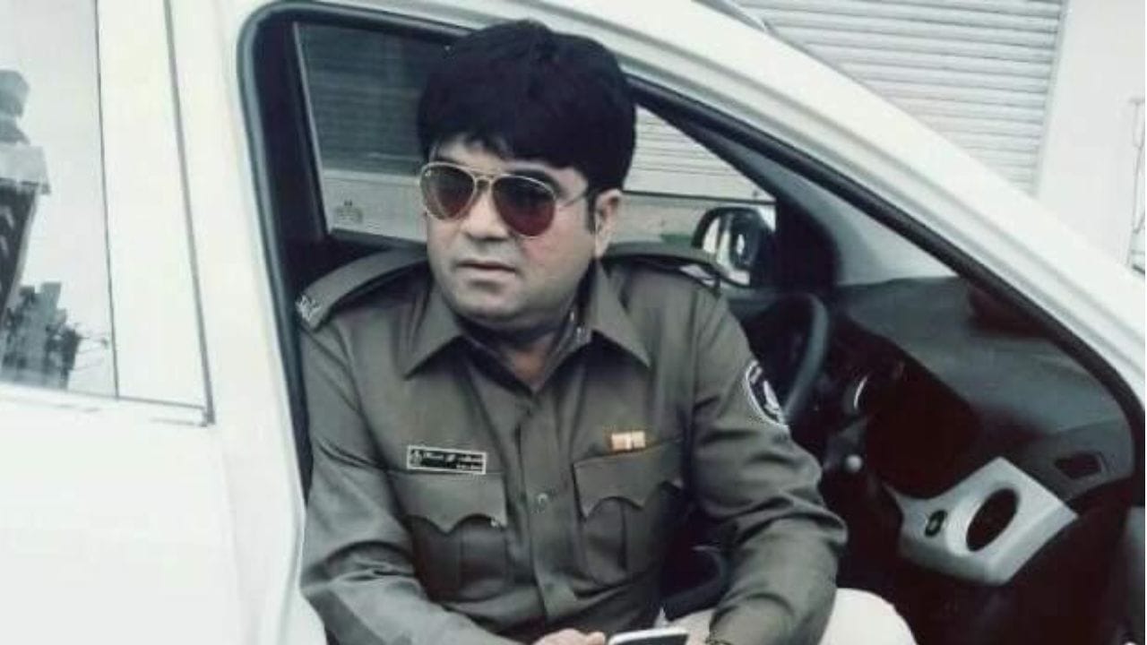 Surat : પોલીસ કર્મચારી ACB ની ટ્રેપમાં સપડાતા લાંચની રકમ લઇ ભાગી ગયો - Gujarati News | Surat ...