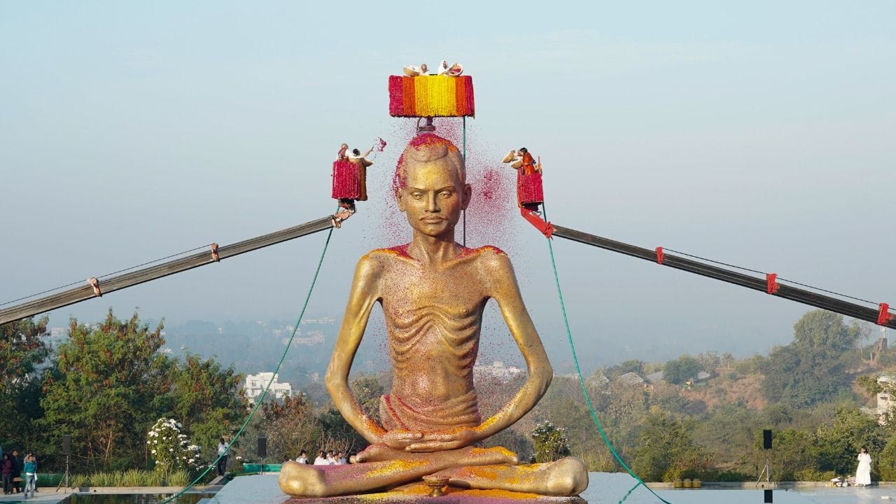 ધરમપુર તીર્થમાં શ્રીમદ રાજચંદ્રજીની પ્રતિમાનો થયો મહામસ્કાભિષેક, ભક્તો બન્યા ભાવવિભોર - Gujarati ...