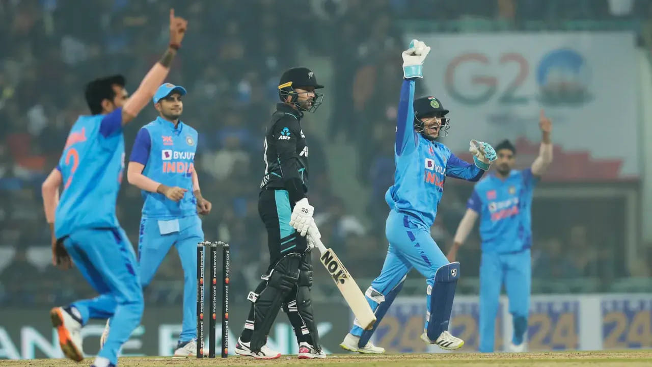 IND vs NZ: ભારત સામે ન્યુઝીલેન્ડે 8 વિકેટે 100 રનનુ ટાર્ગેટ રાખ્યુ ...