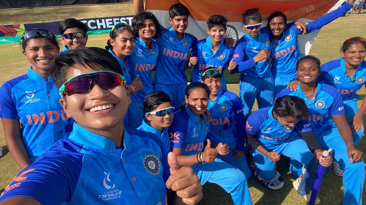 U-19 World Cup: ભારતીય ટીમ ઈંગ્લેન્ડ સામે ઐતિહાસિક જીતની ખુશીમાં મેદાન ...