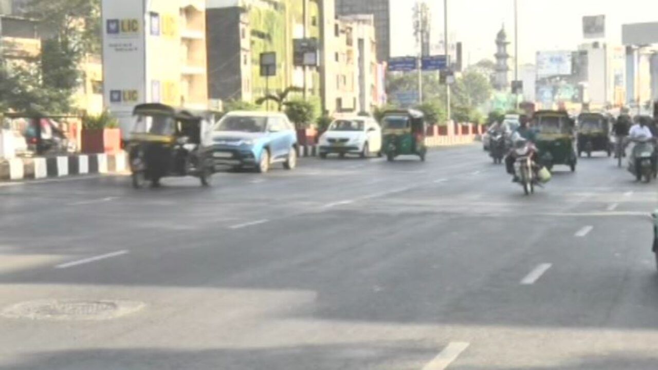 VIDEO: સુરતીઓએ વાંચવુ જરૂરી, શહેરના તમામ ઓવરબ્રિજ પર ટુ-વ્હિલરને નો ...