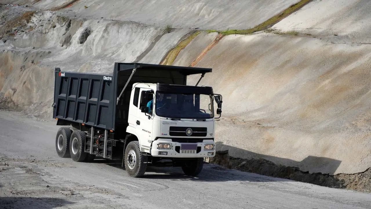 Olectra Tipper: આવી ગયા છે ઈલેક્ટ્રિક ટ્રક, ઈંધણ વગર 28000 KG લઈને ...