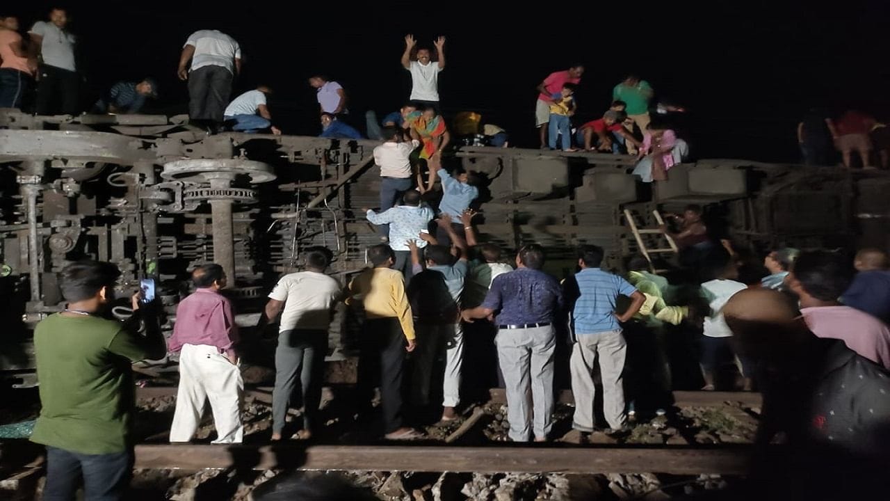 Coromandel Express Train Accident : કોરોમંડલ એક્સપ્રેસ અને ગુડ્સ ટ્રેન ...