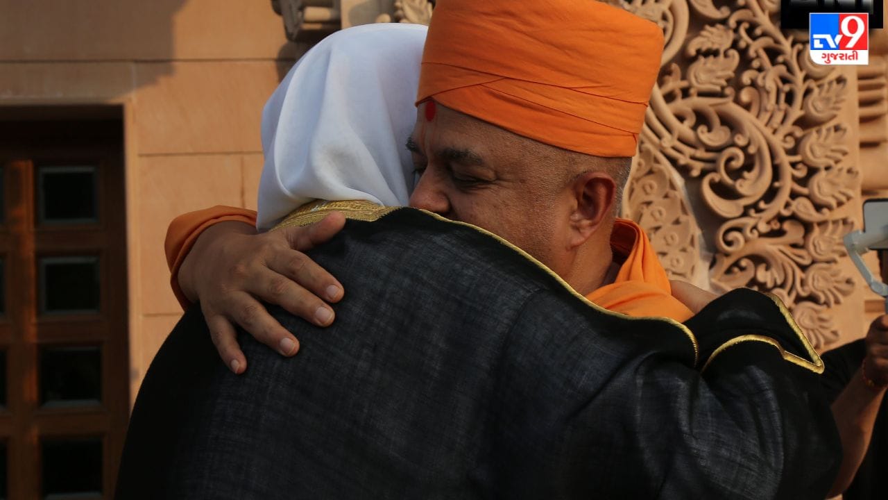 મુસ્લિમ વર્લ્ડ લીગના મહાસચિવ શેખ ડૉ. મોહમ્મદ બિન અબ્દુલકરીમ અલ-ઇસાએ ...