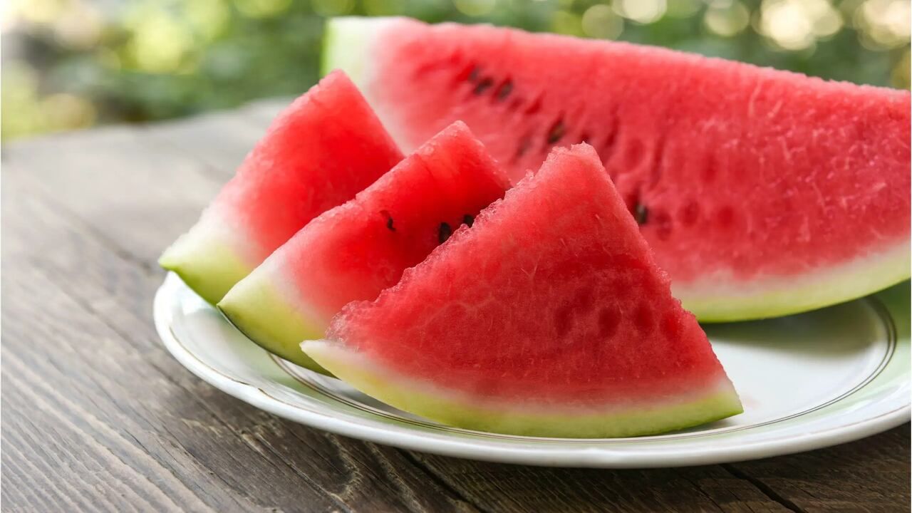 Watermelon Benefits And Side Effects: વધુ પડતું તરબૂચ ખાવાથી થઈ શકે છે ...