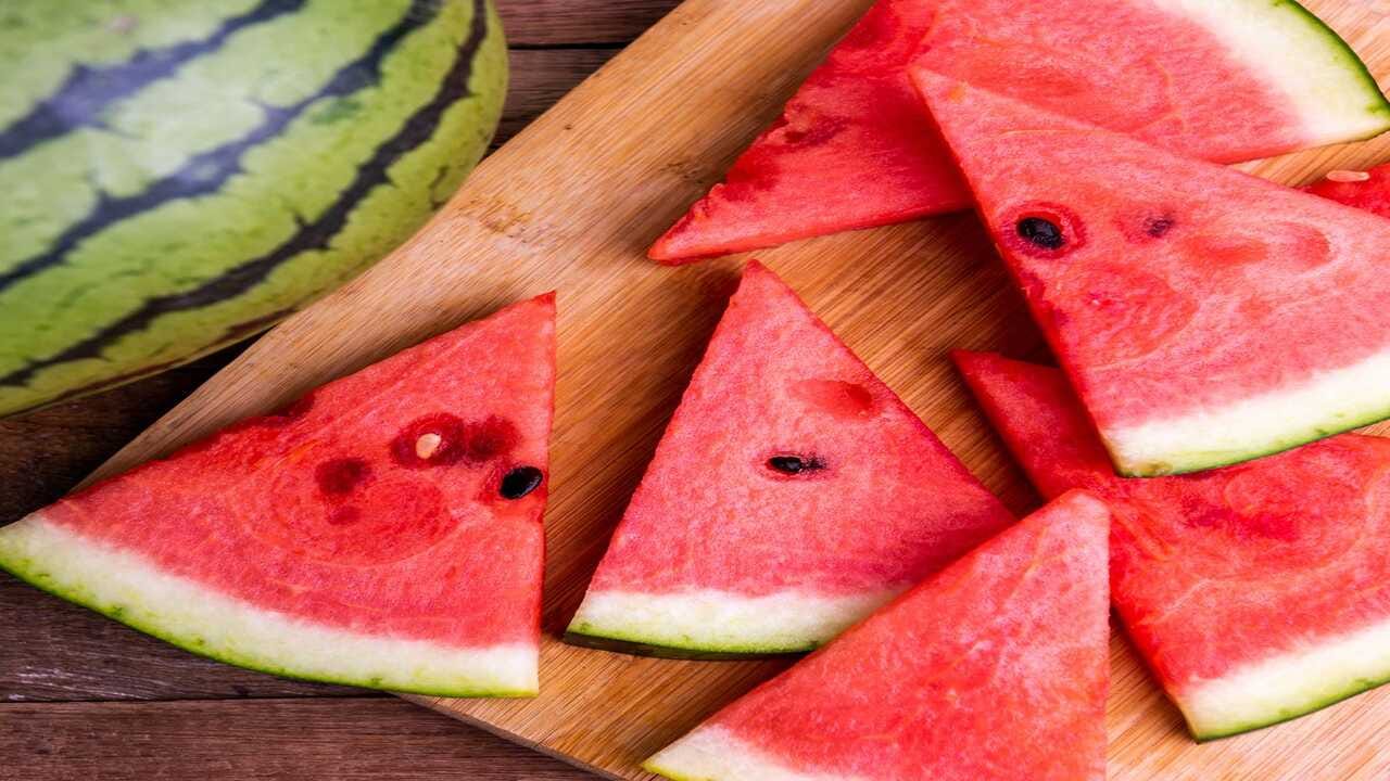 Watermelon Benefits And Side Effects: વધુ પડતું તરબૂચ ખાવાથી થઈ શકે છે ...