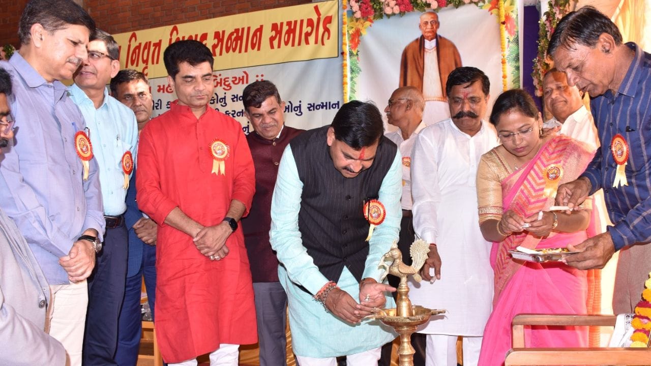 મહીસાગર જિલ્લાના 188 શિક્ષકો થયા નિવૃત્ત, શિક્ષણમંત્રીએ કહ્યું- નવી ...