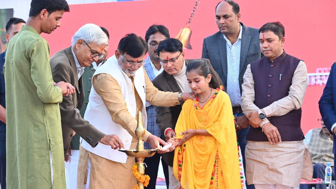 લક્ષદ્વીપ પ્રશાસકે કહ્યું-મૂક-બધિર બાળકોના જીવનને સુંદર બનાવવાની ...