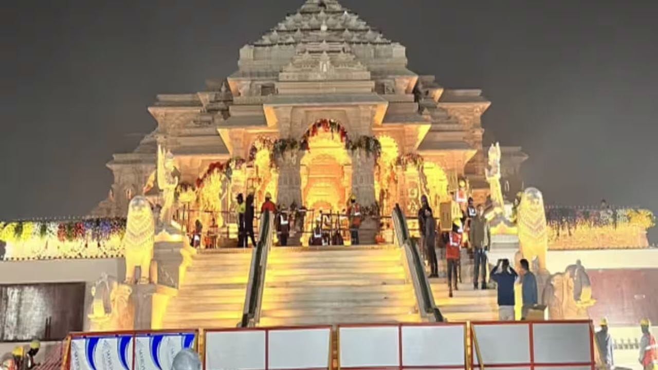 રામ મંદિરના પૂજારીને કેટલુ મળે છે વેતન ? સાથી પૂજારીનું વેતન પણ જાણો ...