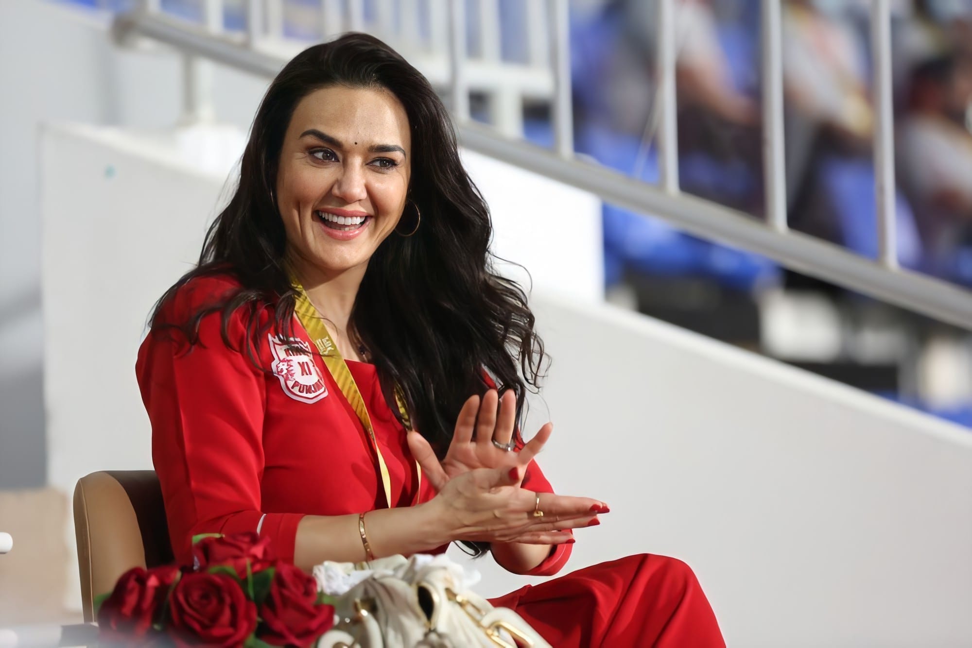 'ડિમ્પલ ગર્લએ બીચ પર આપ્યા પોઝ, 17 વર્ષ પછી કાન્સ પહોંચી પ્રીતિ ઝિન્ટા જુઓ વીડિયો - Gujarati ...