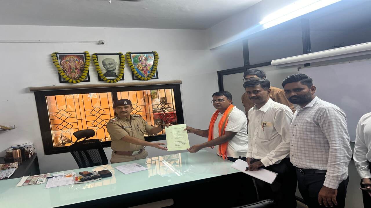 સુરત : હિંદુઓ અંગે વિવાદિત નિવેદન કરનાર રાહુલ ગાંધી સામે અરજી કરી ગુનો ...