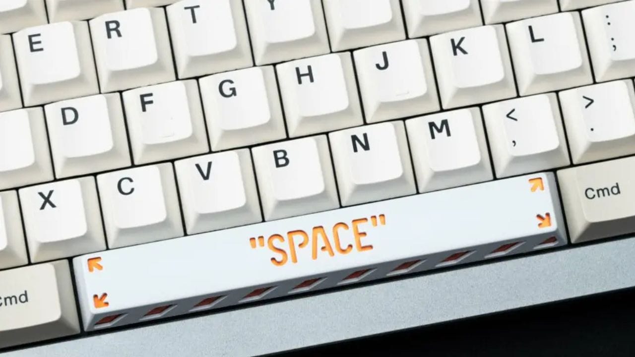 કીબોર્ડ પર Spacebar આટલો લાંબો અને મોટો કેમ હોય છે? 99% લોકો નથી જાણતા ...