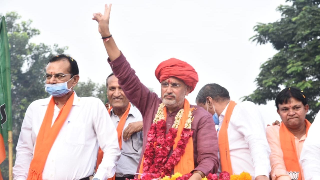 આવો છે ભાજપ પ્રદેશ પ્રમુખ જગદીશ પંચાલનો પરિવાર - Gujarati News ...